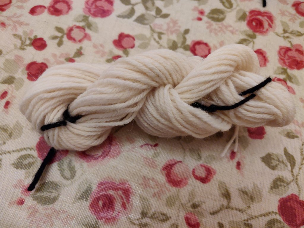Making yarn into hanks for dyeing – Vikki Haffenden