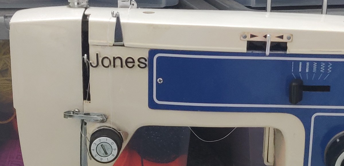 Ode to an old Jones sewing machine – Vikki Haffenden