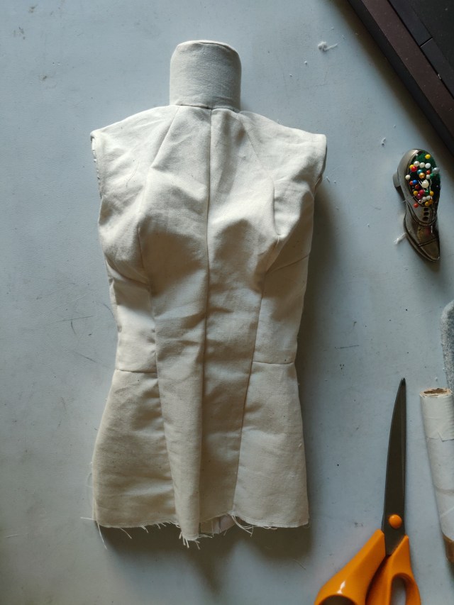 Mini mannequin – Vikki Haffenden